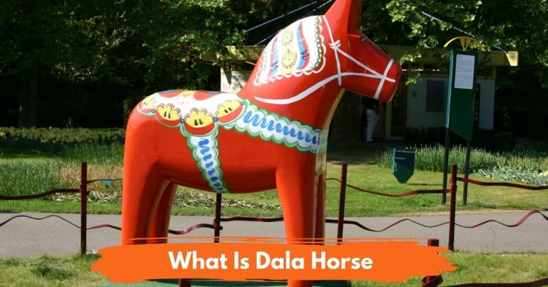 What Is A Dala Horse? - National Equine